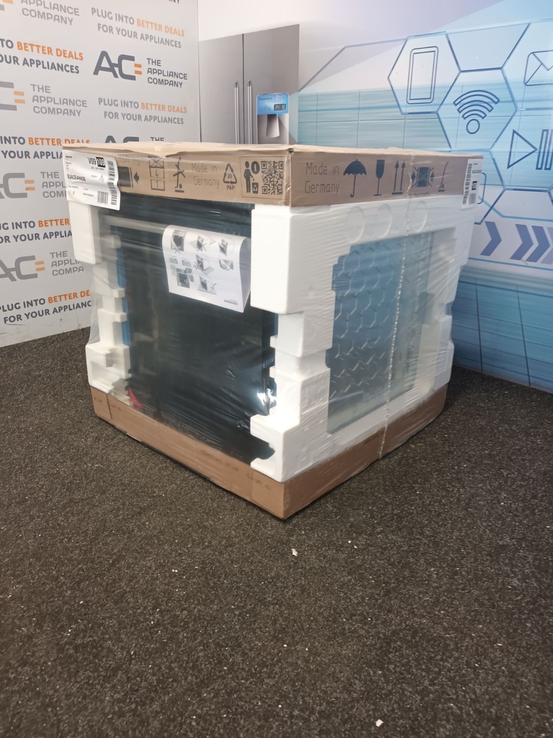 Oven Neff B3ACE4HN0B Slide & Hide Single Electric Oven - Black - The ...