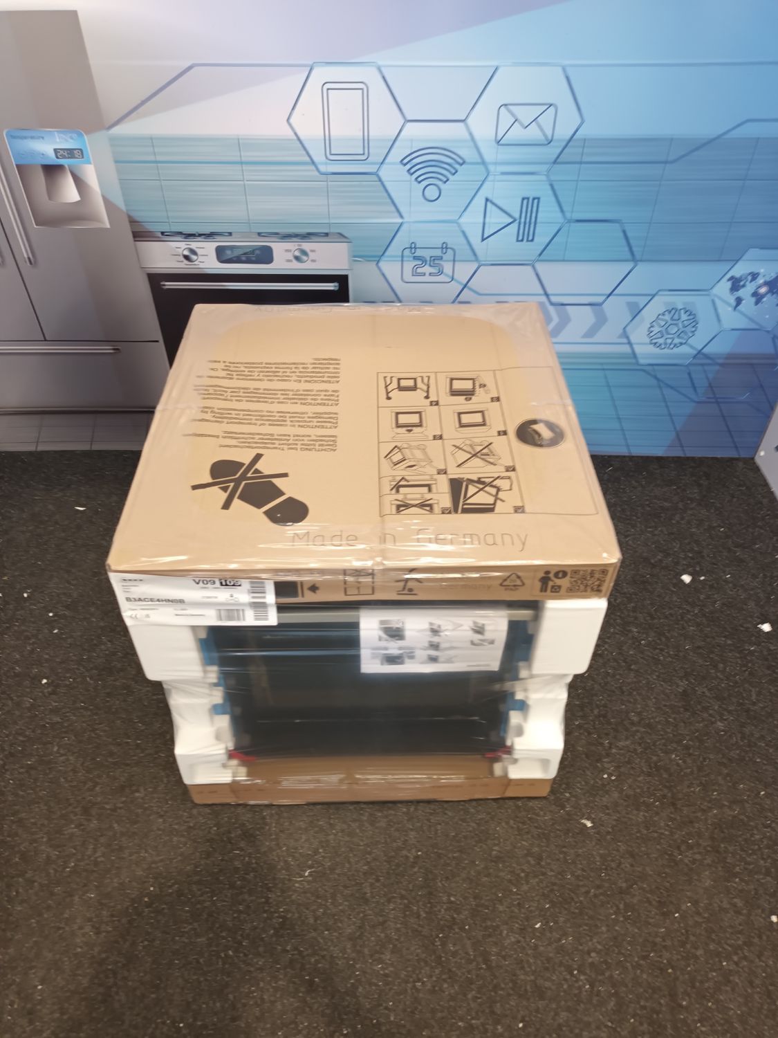 Oven Neff B3ACE4HN0B Slide & Hide Single Electric Oven - Black - The ...